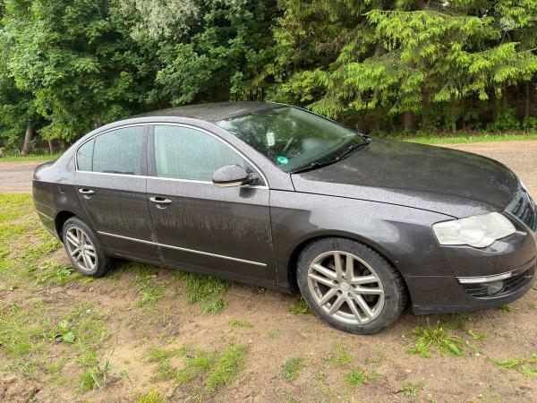 Brown Volkswagen Passat 2006 in Klaipeda, with an engine capacity of 1.97 L and mileage of 252 thousand km for 1700 €, photo 4 on AUTOMOTO.COM.LV