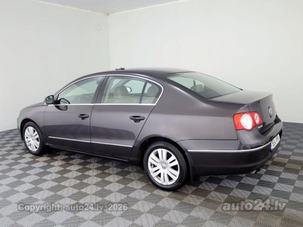 Brown Volkswagen Passat 2007 in Tallinn, with an engine capacity of 2.00 L and mileage of 177 thousand km for 1599 €, photo 4 on AUTOMOTO.COM.LV