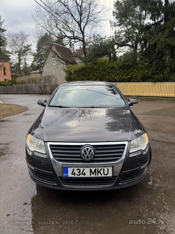 Brown Volkswagen Passat 2007 in Tallinn, with an engine capacity of 1.90 L and mileage of 342 thousand km for 2250 €, photo 1 on AUTOMOTO.COM.LV