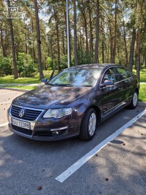 Brūns Volkswagen Passat 2007 Druskininkai, ar dzinēja tilpumu 1.90 L un nobraukumu 345 tūkst. km par 900 €, foto  vietnē AUTOMOTO.COM.LV