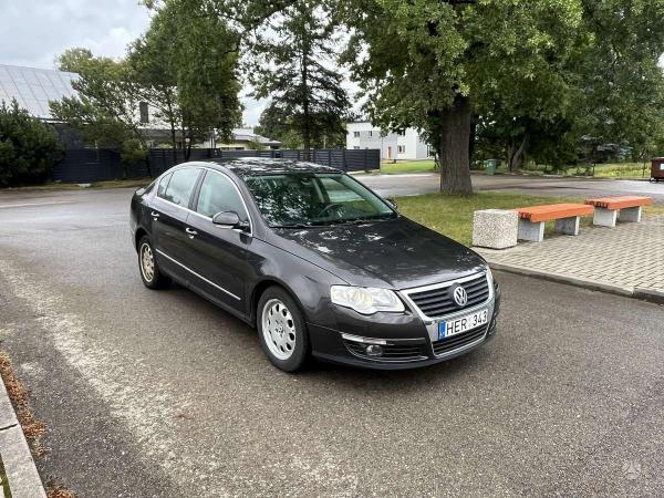 Volkswagen Passat 2007 in Kaunas on AUTOMOTO.COM.LV Brown Volkswagen Passat 2007 in Kaunas, with an engine capacity of 2.00 L and mileage of 309 thousand km for 1250 €, photo 4 on AUTOMOTO.COM.LV