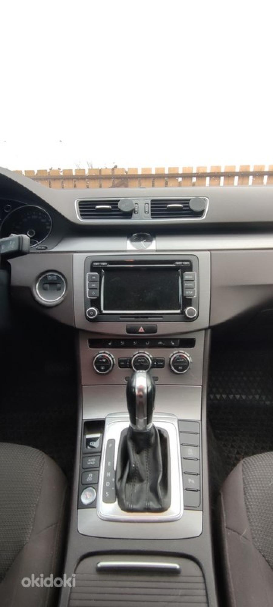 Brūns Volkswagen Passat 2012 Tallina, ar dzinēja tilpumu 2.00 L un nobraukumu 175 tūkst. km par 7500 €, foto 16 vietnē AUTOMOTO.COM.LV