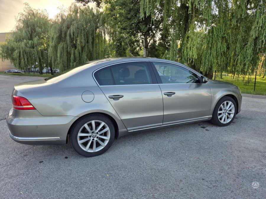 Brūns Volkswagen Passat 2012 Jonava, ar dzinēja tilpumu 1.97 L un nobraukumu 309 tūkst. km par 4850 €, foto 5 vietnē AUTOMOTO.COM.LV