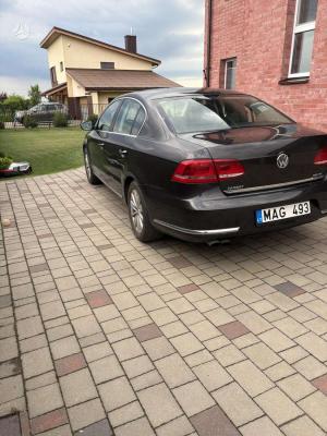 Brown Volkswagen Passat 2012 in Alytus, with an engine capacity of 1.97 L and mileage of 270 thousand km for 4199 €, photo 4 on AUTOMOTO.COM.LV