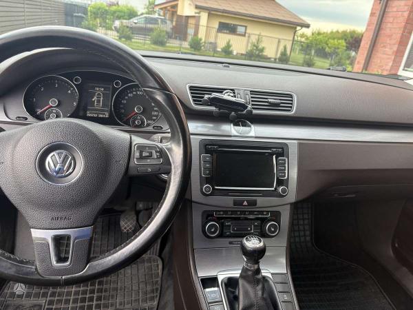 Brūns Volkswagen Passat 2012 Alīta, ar dzinēja tilpumu 1.97 L un nobraukumu 270 tūkst. km par 4199 €, foto 5 vietnē AUTOMOTO.COM.LV