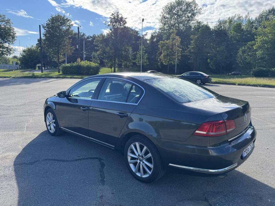 Brūns Volkswagen Passat 2013 Viļņa, ar dzinēja tilpumu 1.97 L un nobraukumu 201 tūkst. km par 7500 €, foto 7 vietnē AUTOMOTO.COM.LV