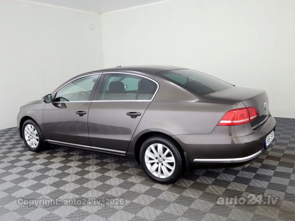 Brūns Volkswagen Passat 2014 Tallina, ar dzinēja tilpumu 1.40 L un nobraukumu 187 tūkst. km par 4499 €, foto 4 vietnē AUTOMOTO.COM.LV