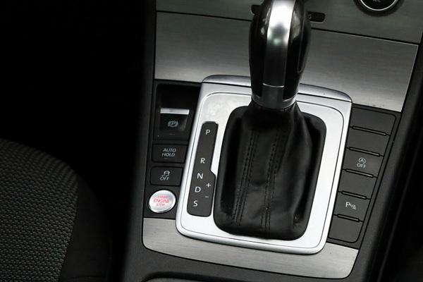 Brown Volkswagen Passat 2014 in Tallinn, with an engine capacity of 1.40 L and mileage of 187 thousand km for 4499 €, photo 8 on AUTOMOTO.COM.LV