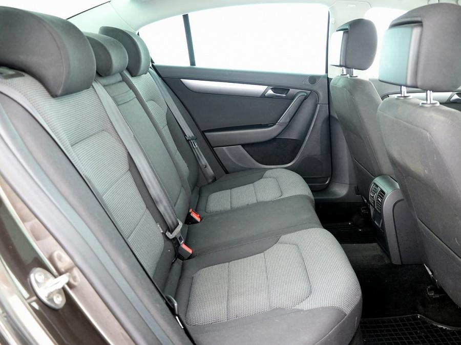 Brūns Volkswagen Passat 2014 Tallina, ar dzinēja tilpumu 1.40 L un nobraukumu 187 tūkst. km par 4499 €, foto 17 vietnē AUTOMOTO.COM.LV