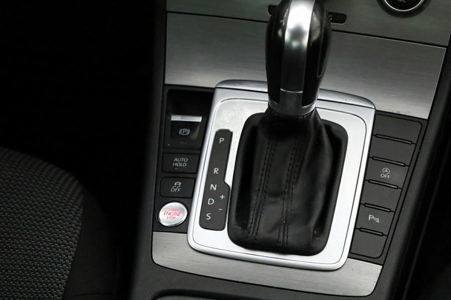 Brūns Volkswagen Passat 2014 Tallina, ar dzinēja tilpumu 1.40 L un nobraukumu 187 tūkst. km par 4499 €, foto 18 vietnē AUTOMOTO.COM.LV