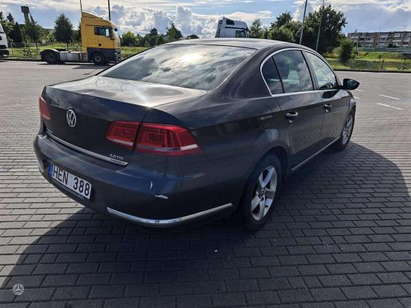 Brown Volkswagen Passat 2014 in Vilnius, with an engine capacity of 1.97 L and mileage of 360 thousand km for 4500 €, photo 3 on AUTOMOTO.COM.LV