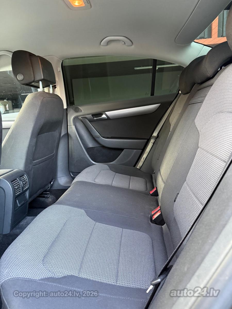 Brown Volkswagen Passat 2014 in Voru, with an engine capacity of 1.80 L and mileage of 244 thousand km for 6600 €, photo 10 on AUTOMOTO.COM.LV