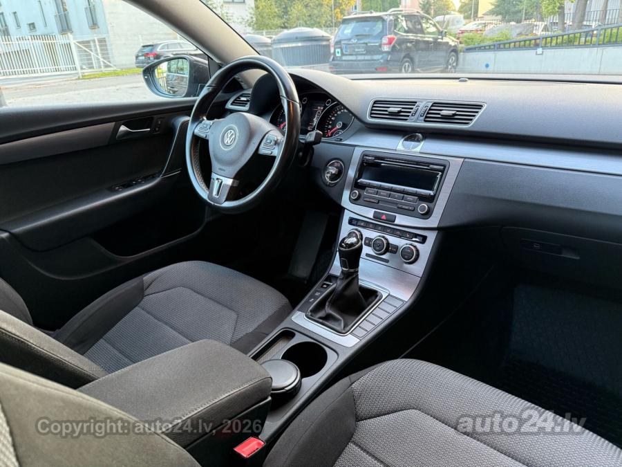 Brown Volkswagen Passat 2014 in Voru, with an engine capacity of 1.80 L and mileage of 244 thousand km for 6600 €, photo 11 on AUTOMOTO.COM.LV