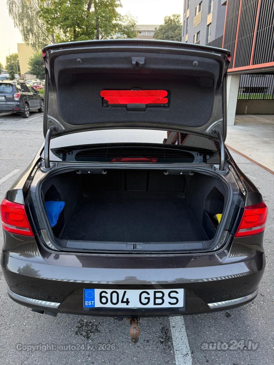 Brown Volkswagen Passat 2014 in Voru, with an engine capacity of 1.80 L and mileage of 244 thousand km for 6600 €, photo 12 on AUTOMOTO.COM.LV