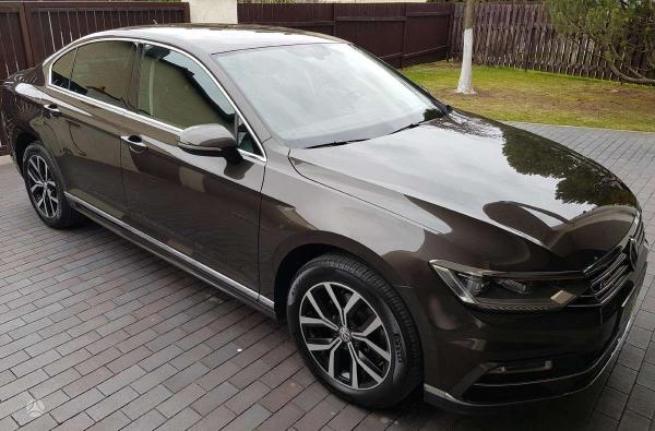 Brown Volkswagen Passat 2015 in Kaunas, with an engine capacity of 1.97 L and mileage of 138 thousand km for 14800 €, photo 2 on AUTOMOTO.COM.LV