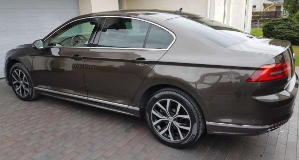 Brown Volkswagen Passat 2015 in Kaunas, with an engine capacity of 1.97 L and mileage of 138 thousand km for 14800 €, photo 3 on AUTOMOTO.COM.LV