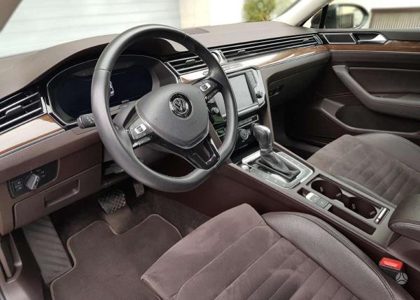 Brown Volkswagen Passat 2015 in Kaunas, with an engine capacity of 1.97 L and mileage of 138 thousand km for 14800 €, photo 7 on AUTOMOTO.COM.LV