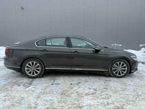 Brown Volkswagen Passat 2015 in Vilnius, with an engine capacity of 2.00 L and mileage of 117 thousand km for 12950 €, photo 6 on AUTOMOTO.COM.LV