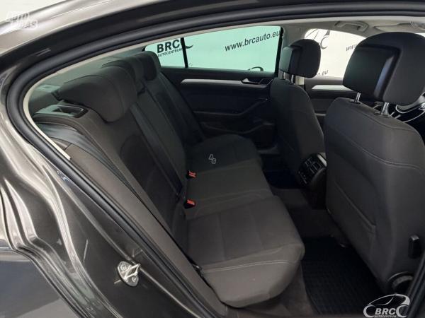 Brown Volkswagen Passat 2015 in Avizieniai, with an engine capacity of 1.40 L and mileage of 98 thousand km for 12500 €, photo 10 on AUTOMOTO.COM.LV