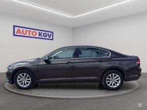 Brown Volkswagen Passat 2015 in Kaunas, with an engine capacity of 2.00 L and mileage of 253 thousand km for 9999 €, photo 3 on AUTOMOTO.COM.LV