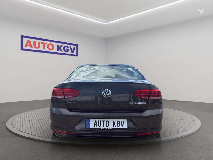 Brown Volkswagen Passat 2015 in Kaunas, with an engine capacity of 2.00 L and mileage of 253 thousand km for 9999 €, photo 5 on AUTOMOTO.COM.LV