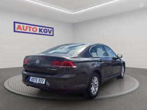 Brown Volkswagen Passat 2015 in Kaunas, with an engine capacity of 2.00 L and mileage of 253 thousand km for 9999 €, photo 6 on AUTOMOTO.COM.LV