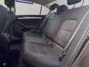Brown Volkswagen Passat 2015 in Kaunas, with an engine capacity of 2.00 L and mileage of 253 thousand km for 9999 €, photo 12 on AUTOMOTO.COM.LV