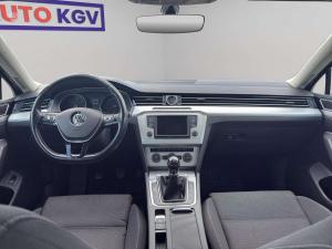 Brown Volkswagen Passat 2015 in Kaunas, with an engine capacity of 2.00 L and mileage of 253 thousand km for 9999 €, photo 13 on AUTOMOTO.COM.LV