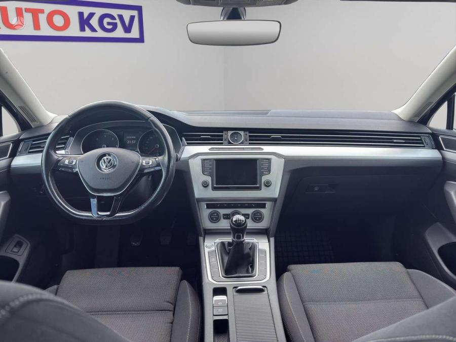 Brown Volkswagen Passat 2015 in Kaunas, with an engine capacity of 2.00 L and mileage of 253 thousand km for 9999 €, photo 13 on AUTOMOTO.COM.LV