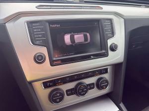 Brown Volkswagen Passat 2015 in Kaunas, with an engine capacity of 2.00 L and mileage of 253 thousand km for 9999 €, photo 17 on AUTOMOTO.COM.LV