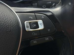 Brown Volkswagen Passat 2015 in Kaunas, with an engine capacity of 2.00 L and mileage of 253 thousand km for 9999 €, photo 19 on AUTOMOTO.COM.LV