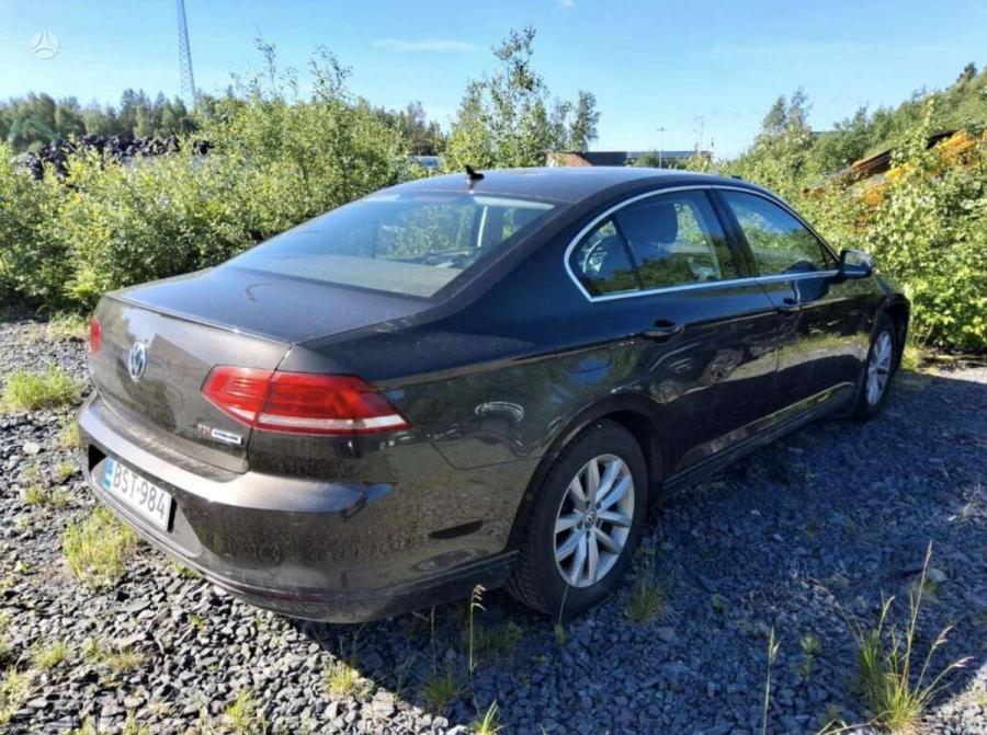 Brūns Volkswagen Passat 2015 Kelmė, ar dzinēja tilpumu 1.60 L un nobraukumu 340 tūkst. km par 5900 €, foto 5 vietnē AUTOMOTO.COM.LV
