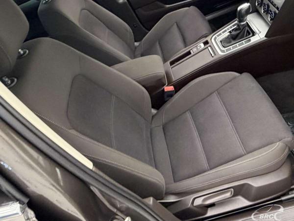 Brown Volkswagen Passat 2015 in Vilnius, with an engine capacity of 1.40 L and mileage of 98 thousand km for 11500 €, photo 6 on AUTOMOTO.COM.LV
