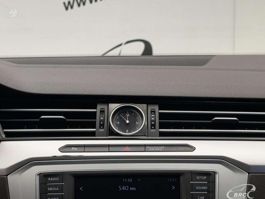 Brūns Volkswagen Passat 2015 Viļņa, ar dzinēja tilpumu 1.40 L un nobraukumu 98 tūkst. km par 11500 €, foto 17 vietnē AUTOMOTO.COM.LV