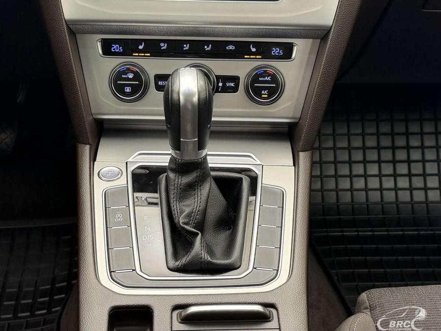 Brūns Volkswagen Passat 2015 Viļņa, ar dzinēja tilpumu 1.40 L un nobraukumu 98 tūkst. km par 11500 €, foto 21 vietnē AUTOMOTO.COM.LV