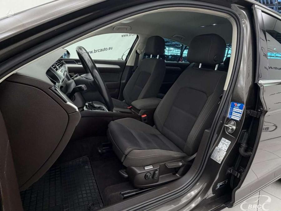 Brūns Volkswagen Passat 2015 Viļņa, ar dzinēja tilpumu 1.40 L un nobraukumu 98 tūkst. km par 11500 €, foto 26 vietnē AUTOMOTO.COM.LV