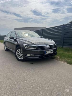 Brown Volkswagen Passat 2015 in Vilnius, with an engine capacity of 1.60 L and mileage of 340 thousand km for 7399 €, photo  on AUTOMOTO.COM.LV