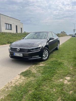 Brown Volkswagen Passat 2015 in Vilnius, with an engine capacity of 1.60 L and mileage of 340 thousand km for 7399 €, photo 8 on AUTOMOTO.COM.LV