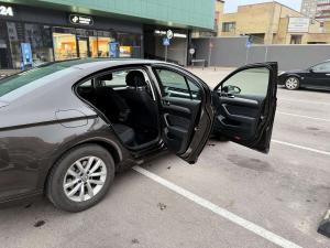 Brown Volkswagen Passat 2016 in Vilnius, with an engine capacity of 1.97 L and mileage of 158 thousand km for 13200 €, photo 15 on AUTOMOTO.COM.LV
