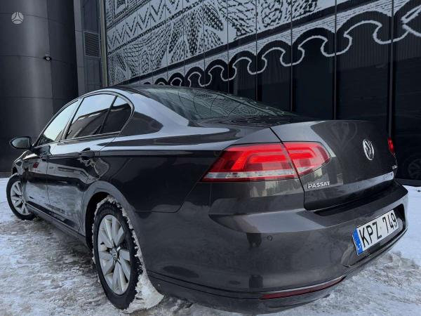 Brown Volkswagen Passat 2016 in Kaunas, with an engine capacity of 0.14 L and mileage of 298 thousand km for 8950 €, photo 3 on AUTOMOTO.COM.LV