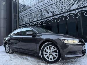 Brown Volkswagen Passat 2016 in Kaunas, with an engine capacity of 0.14 L and mileage of 298 thousand km for 8950 €, photo 19 on AUTOMOTO.COM.LV