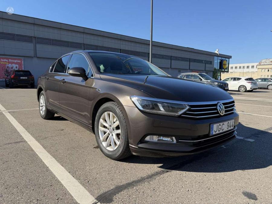 Brūns Volkswagen Passat 2016 Viļņa, ar dzinēja tilpumu 1.40 L un nobraukumu 190 tūkst. km par 9000 €, foto 4 vietnē AUTOMOTO.COM.LV