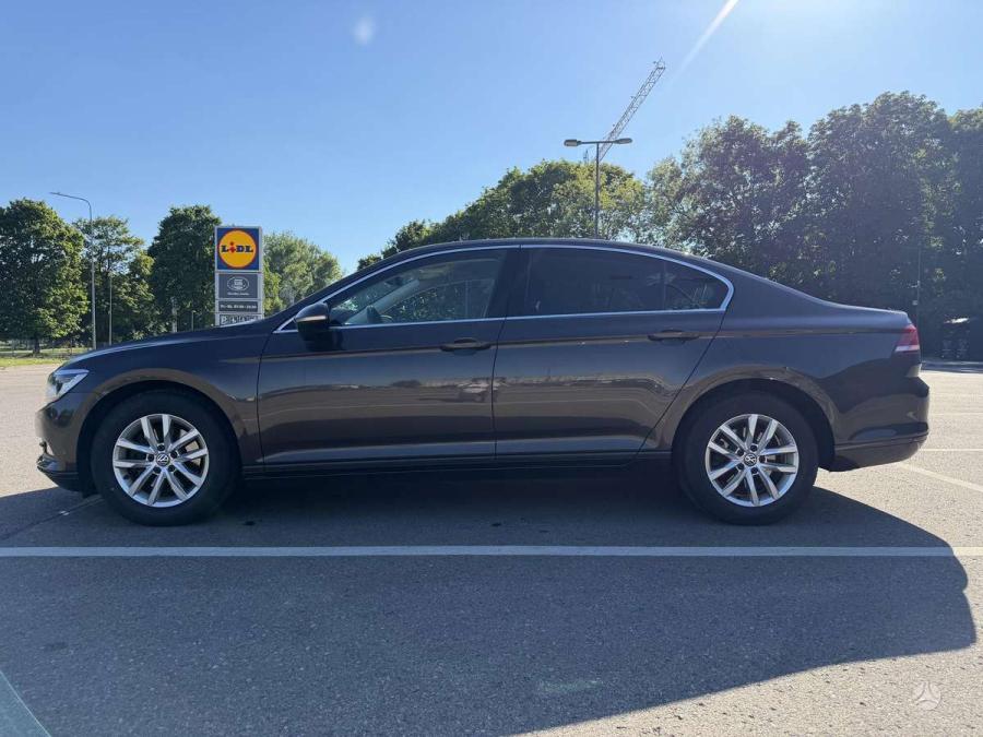 Brūns Volkswagen Passat 2016 Viļņa, ar dzinēja tilpumu 1.40 L un nobraukumu 190 tūkst. km par 9000 €, foto 6 vietnē AUTOMOTO.COM.LV