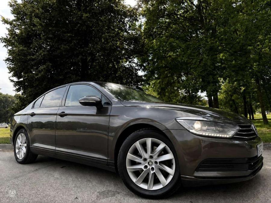 Brown Volkswagen Passat 2016 in Kaunas, with an engine capacity of 1.50 L and mileage of 312 thousand km for 6950 €, photo 3 on AUTOMOTO.COM.LV