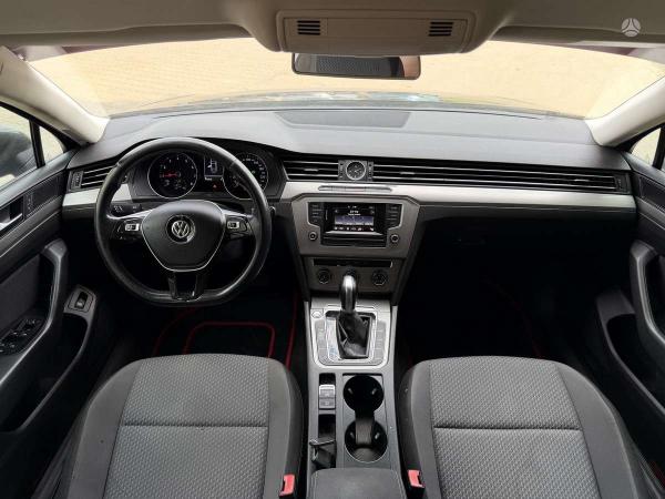 Brown Volkswagen Passat 2016 in Kaunas, with an engine capacity of 1.50 L and mileage of 312 thousand km for 6950 €, photo 5 on AUTOMOTO.COM.LV