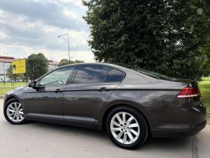 Brown Volkswagen Passat 2016 in Kaunas, with an engine capacity of 1.50 L and mileage of 312 thousand km for 6950 €, photo 14 on AUTOMOTO.COM.LV