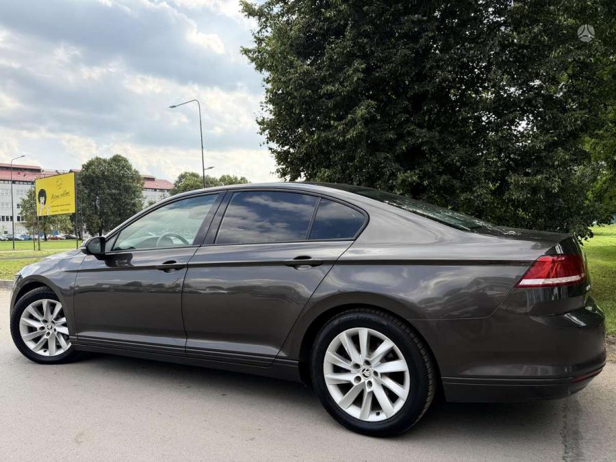Brown Volkswagen Passat 2016 in Kaunas, with an engine capacity of 1.50 L and mileage of 312 thousand km for 6950 €, photo 14 on AUTOMOTO.COM.LV