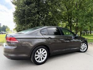 Brown Volkswagen Passat 2016 in Kaunas, with an engine capacity of 1.50 L and mileage of 312 thousand km for 6950 €, photo 15 on AUTOMOTO.COM.LV