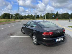Brown Volkswagen Passat 2016 in Gargzdai, with an engine capacity of 1.60 L and mileage of 282 thousand km for 6300 €, photo 5 on AUTOMOTO.COM.LV