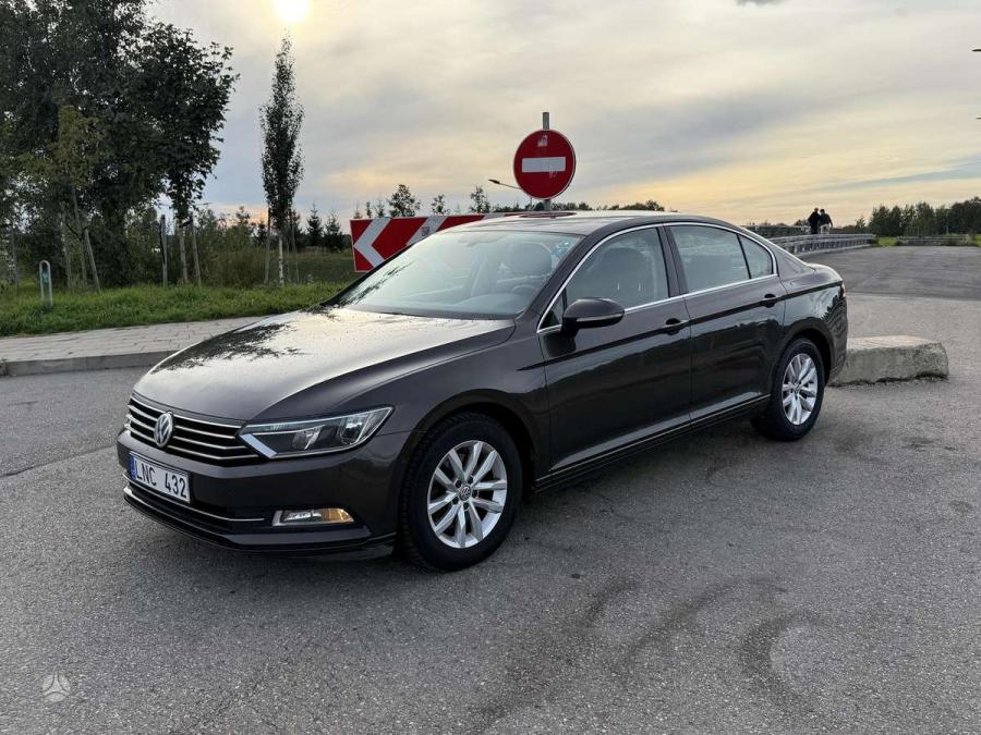 Brūns Volkswagen Passat 2016 Viļņa, ar dzinēja tilpumu 1.60 L un nobraukumu 284 tūkst. km par 7200 €, foto 1 vietnē AUTOMOTO.COM.LV